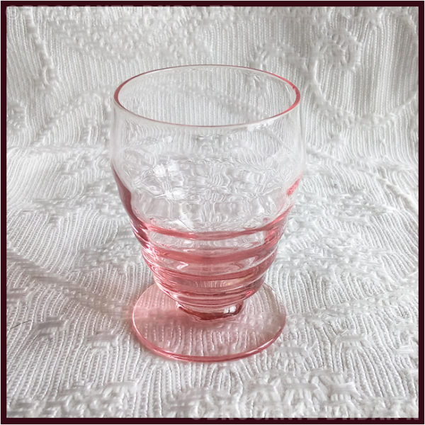 Suite de 4 anciens verres roses - D'Hier & D'Aujourd'hui